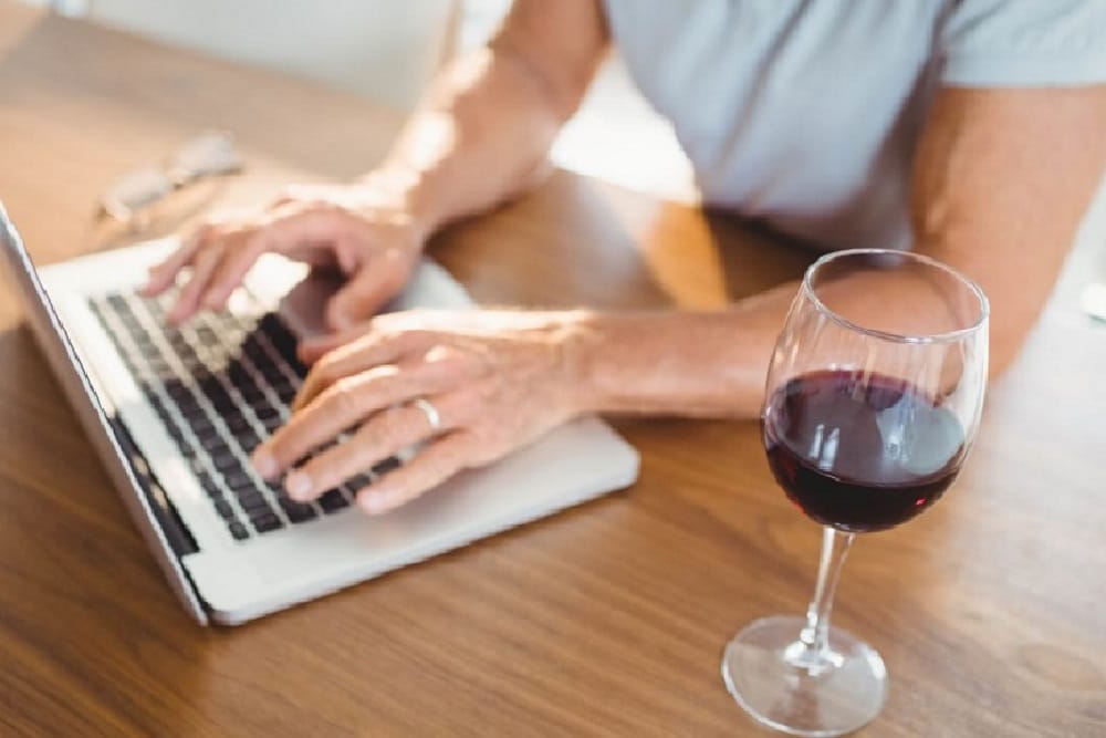 5 Signs Your Drinking Is Impacting Your Work